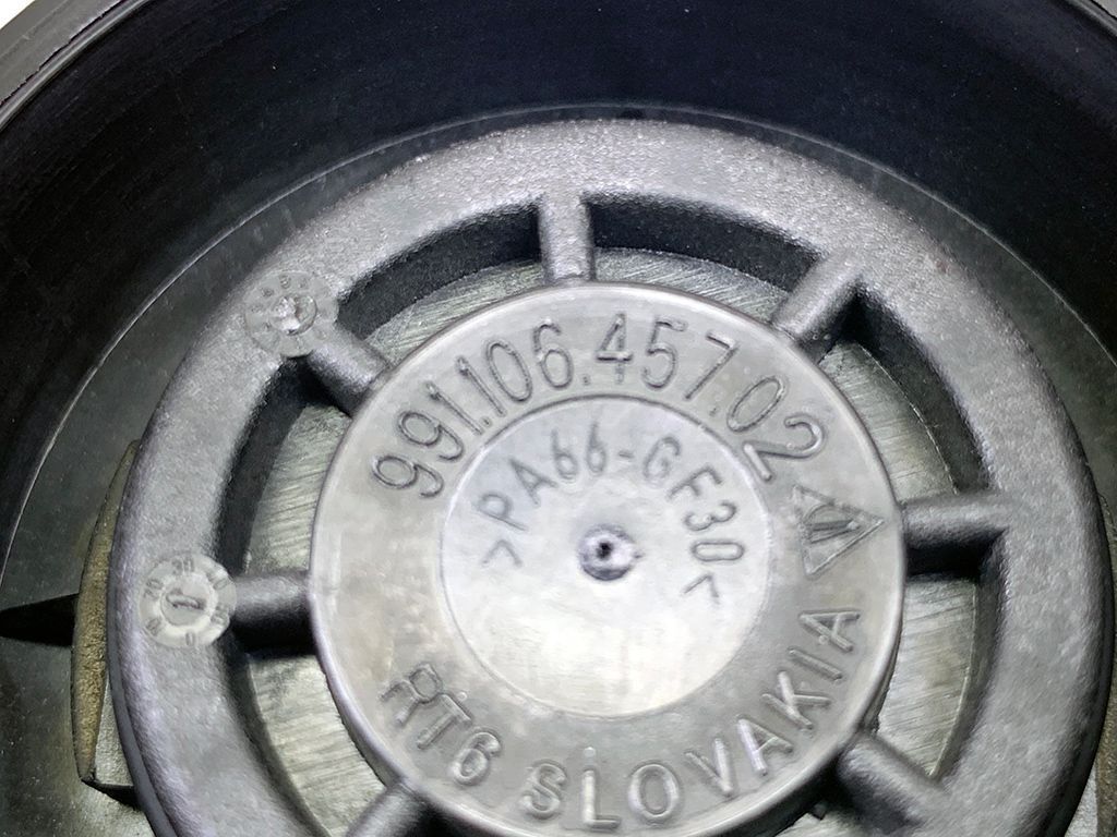 99110645702, 991 106 457 02 Крышка расширительного бачка Porsche 911 / ...